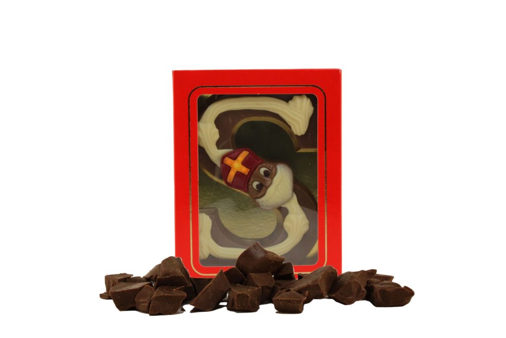 Chocoladeletter met sintdecoratie - melk (200 gram) - Pronk Geschenken